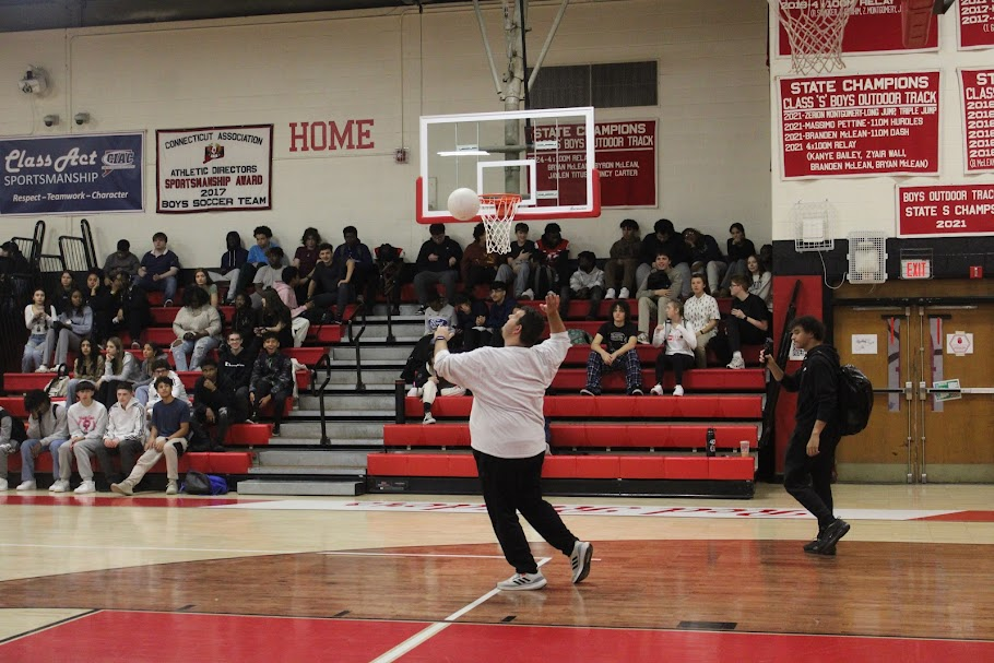 Volleyball players shine at 2024 Thanksgiving Pep Rally – The Raider Press