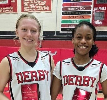 Girls’ basketball soars above Kennedy Eagles, lands win – The Raider Press