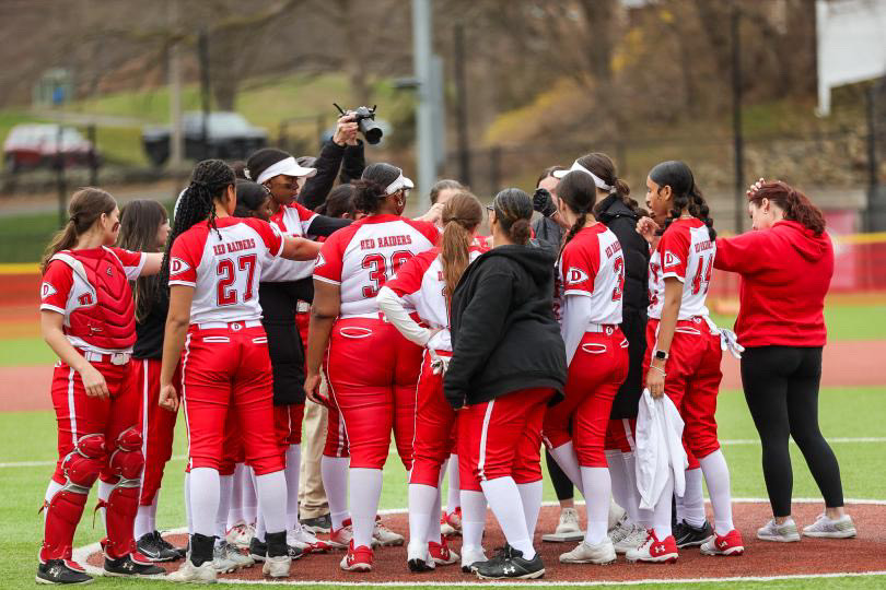 Derby Raider Press introduces the DHS softball team! – The Raider Press